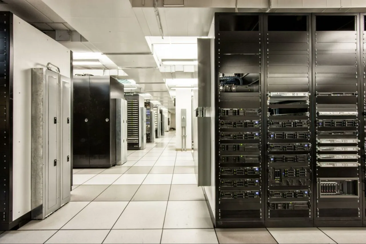 What is a Data Center: Definition, Types, and Benefits - EDGE DC